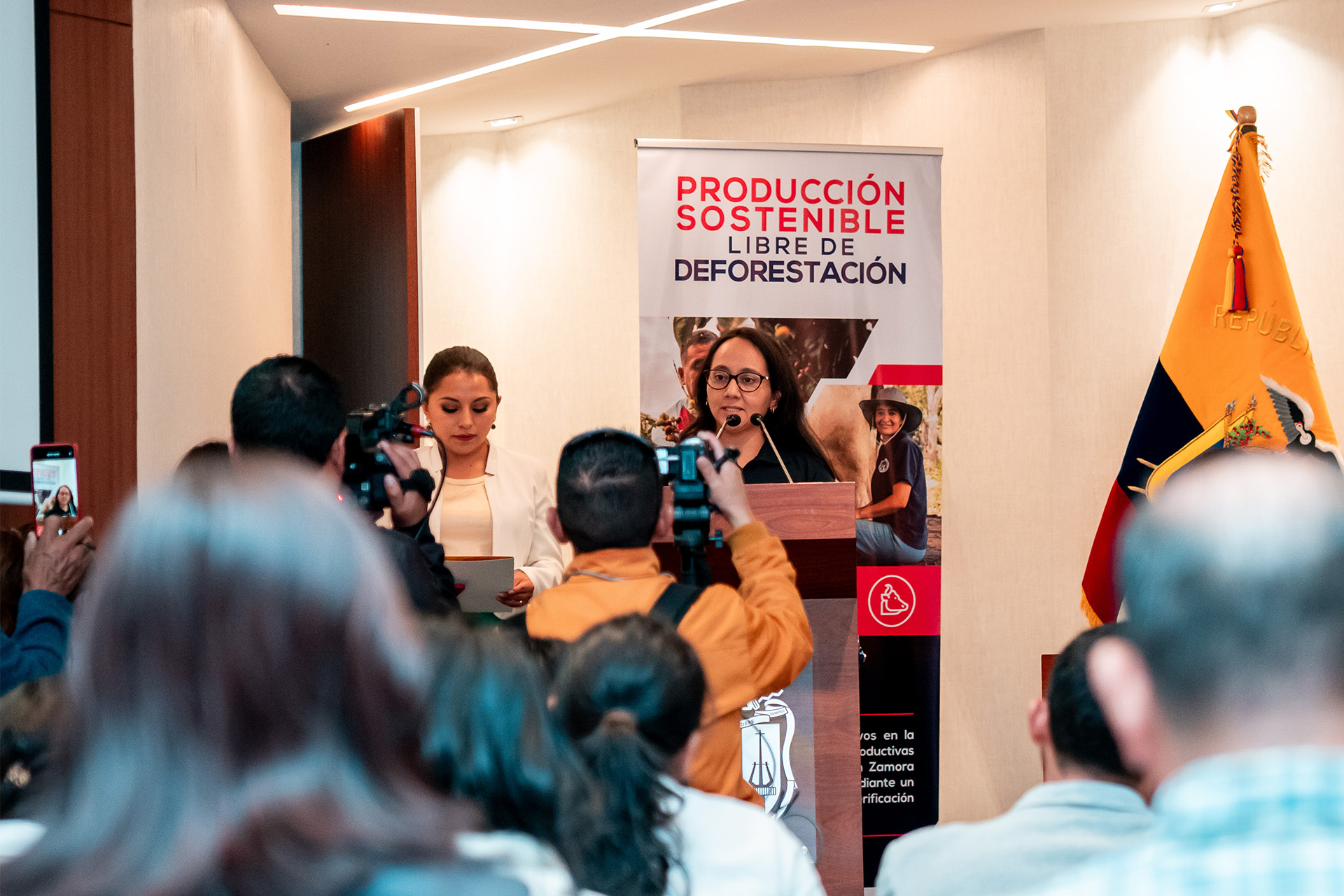 Ecuador presenta el primer manjar de leche sostenible - Pago Por ...